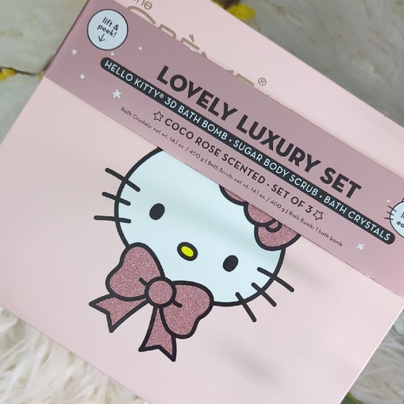 Hello Kitty | Other | Hello Kitty 3 Piece Luxury Bath Setlimited ...